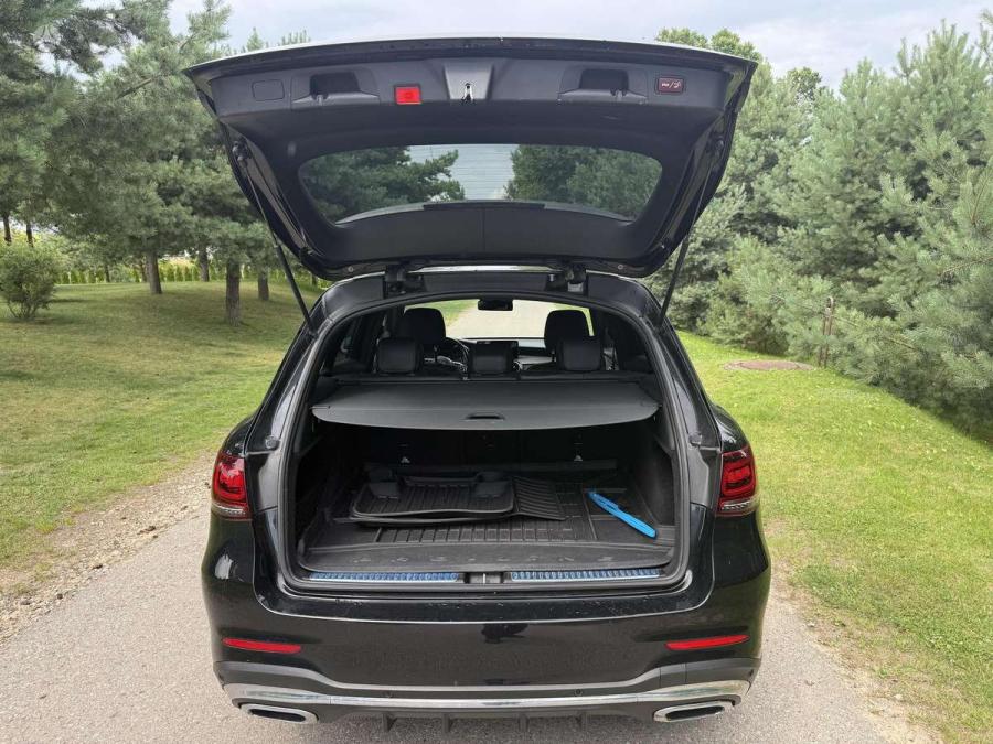 Black Mercedes-Benz GLC 220 2019 in Vilnius, with an engine capacity of 1.95 L and mileage of 137 thousand km for 29500 €, photo 16 on AUTOMOTO.COM.LV