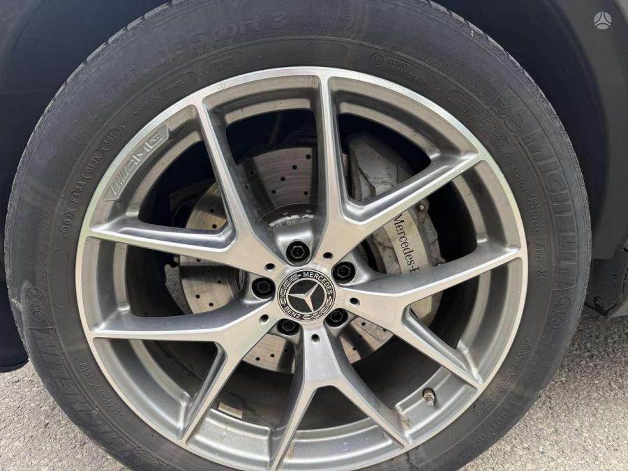 Black Mercedes-Benz GLC 220 2019 in Vilnius, with an engine capacity of 1.95 L and mileage of 137 thousand km for 29500 €, photo 22 on AUTOMOTO.COM.LV
