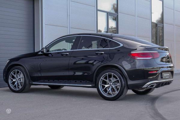 Black Mercedes-Benz GLC 220 2019 in Kaunas, with an engine capacity of 1.95 L and mileage of 182 thousand km for 32999 €, photo 9 on AUTOMOTO.COM.LV