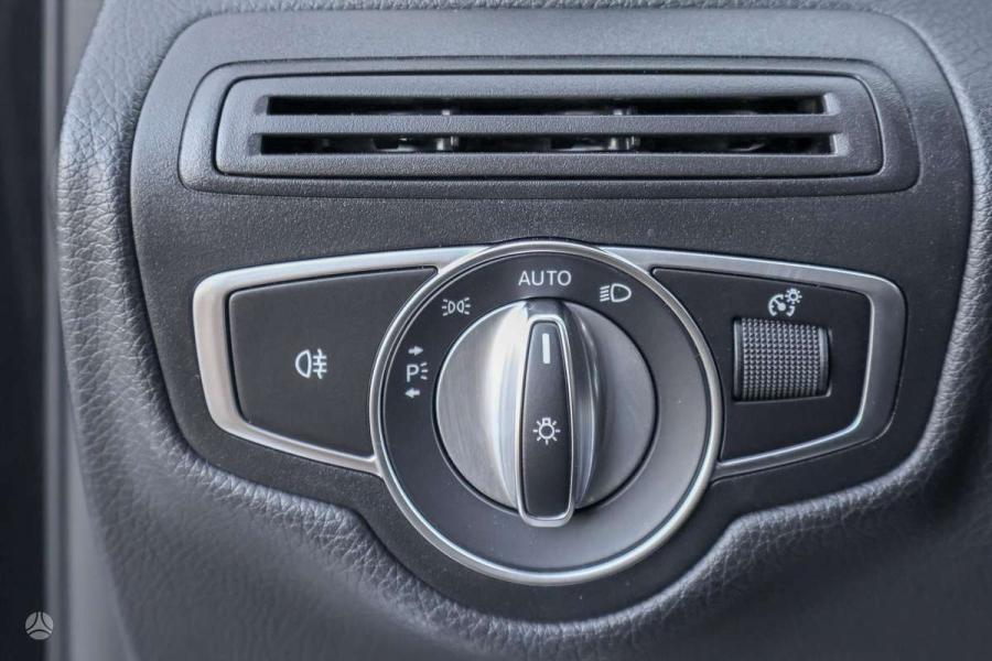 Black Mercedes-Benz GLC 220 2019 in Kaunas, with an engine capacity of 1.95 L and mileage of 182 thousand km for 32999 €, photo 32 on AUTOMOTO.COM.LV