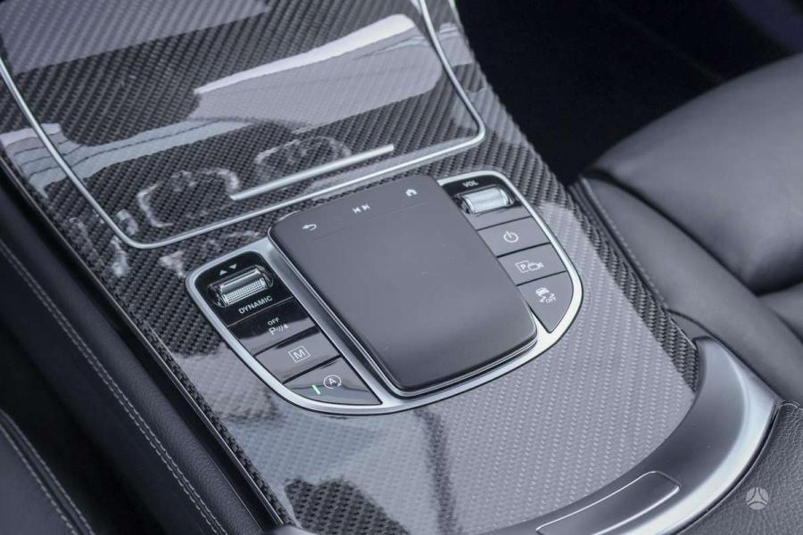 Black Mercedes-Benz GLC 220 2019 in Kaunas, with an engine capacity of 1.95 L and mileage of 182 thousand km for 32999 €, photo 35 on AUTOMOTO.COM.LV