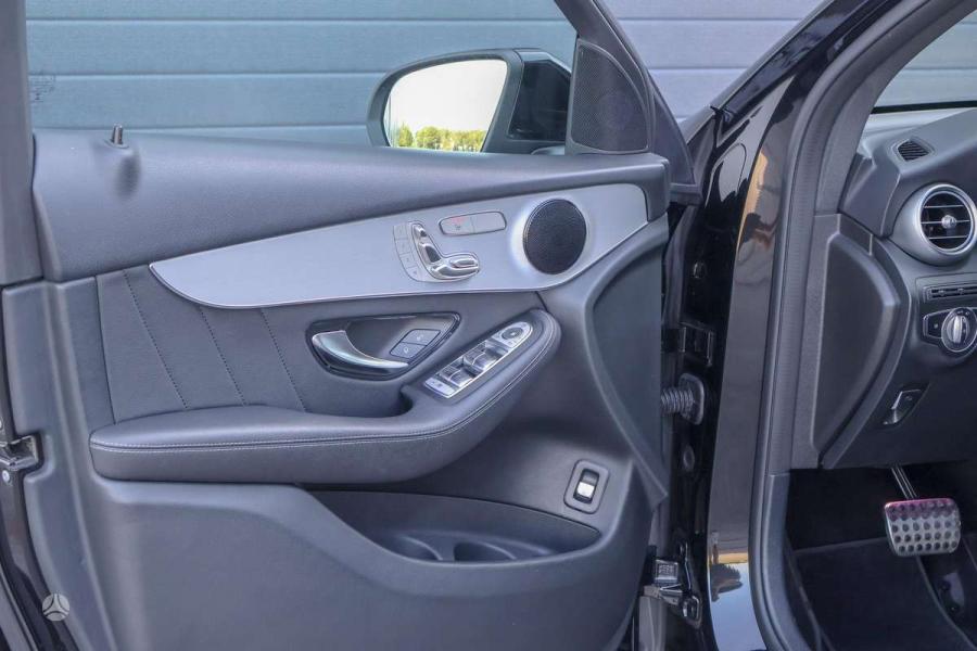 Black Mercedes-Benz GLC 220 2019 in Kaunas, with an engine capacity of 1.95 L and mileage of 182 thousand km for 32999 €, photo 48 on AUTOMOTO.COM.LV