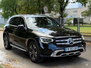 Black Mercedes-Benz GLC 220 2019 in Taurage, with an engine capacity of 2.00 L and mileage of 200 thousand km for 19500 €, photo 4 on AUTOMOTO.COM.LV