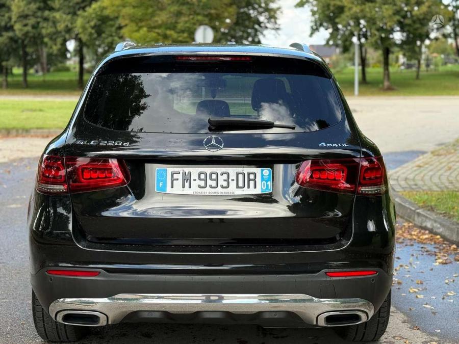 Black Mercedes-Benz GLC 220 2019 in Taurage, with an engine capacity of 2.00 L and mileage of 200 thousand km for 19500 €, photo 9 on AUTOMOTO.COM.LV