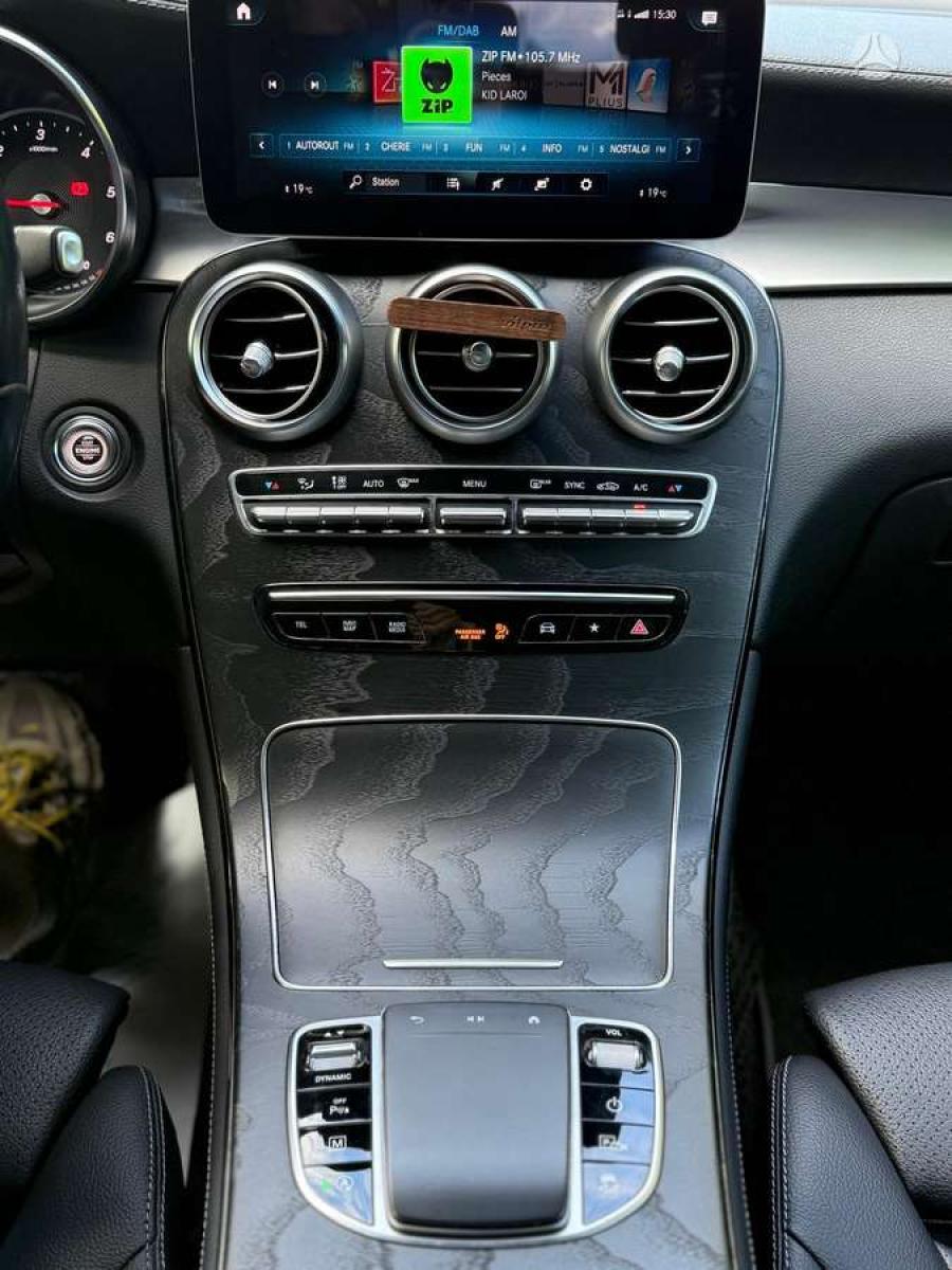 Black Mercedes-Benz GLC 220 2019 in Taurage, with an engine capacity of 2.00 L and mileage of 200 thousand km for 19500 €, photo 11 on AUTOMOTO.COM.LV