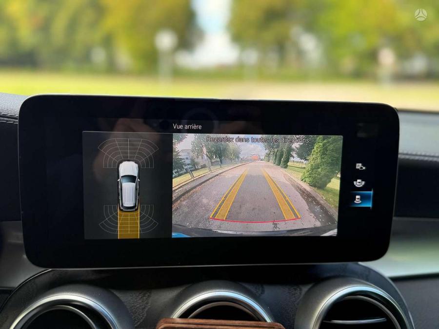 Black Mercedes-Benz GLC 220 2019 in Taurage, with an engine capacity of 2.00 L and mileage of 200 thousand km for 19500 €, photo 16 on AUTOMOTO.COM.LV