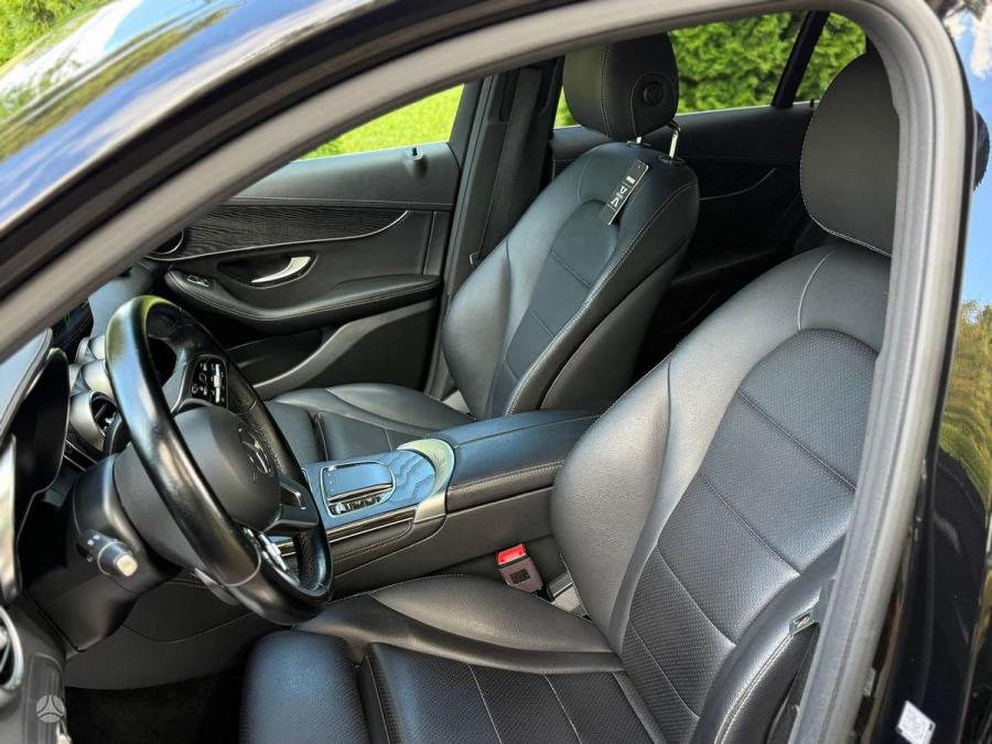 Black Mercedes-Benz GLC 220 2019 in Taurage, with an engine capacity of 2.00 L and mileage of 200 thousand km for 19500 €, photo 17 on AUTOMOTO.COM.LV