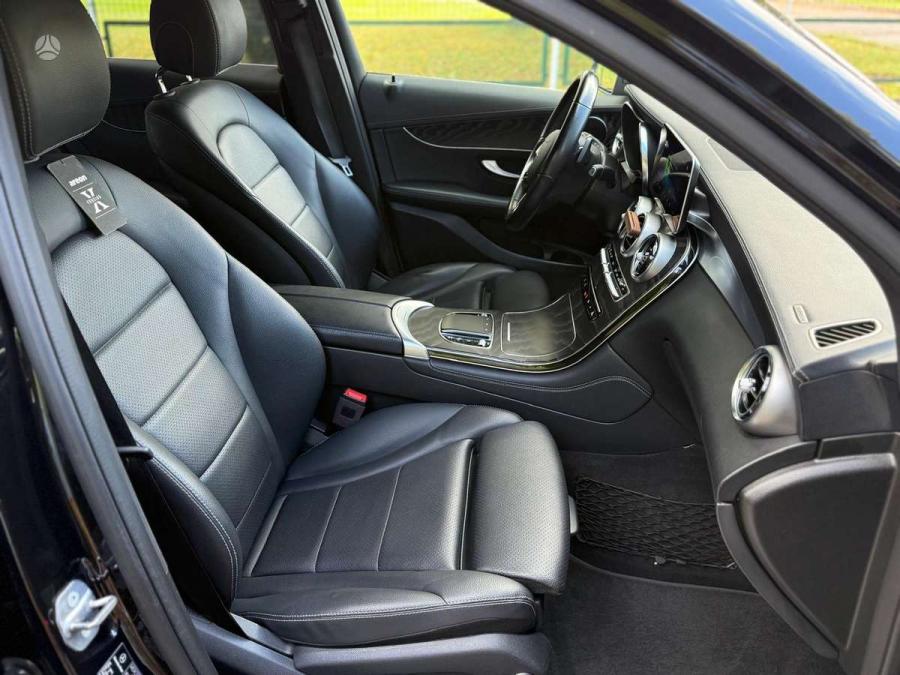 Black Mercedes-Benz GLC 220 2019 in Taurage, with an engine capacity of 2.00 L and mileage of 200 thousand km for 19500 €, photo 18 on AUTOMOTO.COM.LV