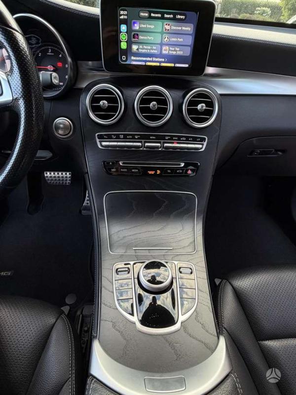Mercedes-Benz GLC 220 2019 Kauņa vietnē Melns Mercedes-Benz GLC 220 2019 Kauņa, ar dzinēja tilpumu 2.14 L un nobraukumu 163 tūkst. km par 28000 €, foto 8 vietnē AUTOMOTO.COM.LV