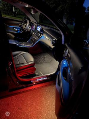 Melns Mercedes-Benz GLC 220 2019 Kauņa, ar dzinēja tilpumu 2.14 L un nobraukumu 163 tūkst. km par 28000 €, foto 33 vietnē AUTOMOTO.COM.LV