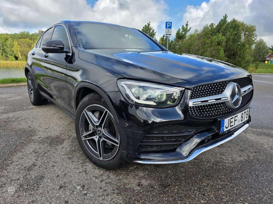 Melns Mercedes-Benz GLC 220 2019 Viļņa, ar dzinēja tilpumu 1.95 L un nobraukumu 159 tūkst. km par 28500 €, foto 3 vietnē AUTOMOTO.COM.LV
