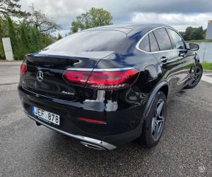 Melns Mercedes-Benz GLC 220 2019 Viļņa, ar dzinēja tilpumu 1.95 L un nobraukumu 159 tūkst. km par 28500 €, foto 5 vietnē AUTOMOTO.COM.LV