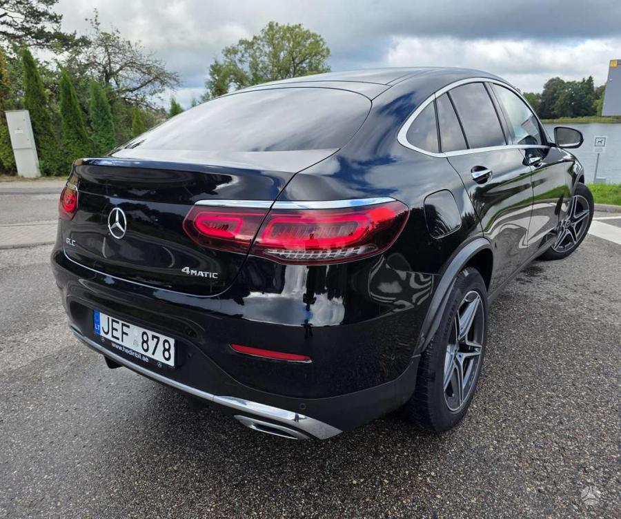 Melns Mercedes-Benz GLC 220 2019 Viļņa, ar dzinēja tilpumu 1.95 L un nobraukumu 159 tūkst. km par 28500 €, foto 5 vietnē AUTOMOTO.COM.LV