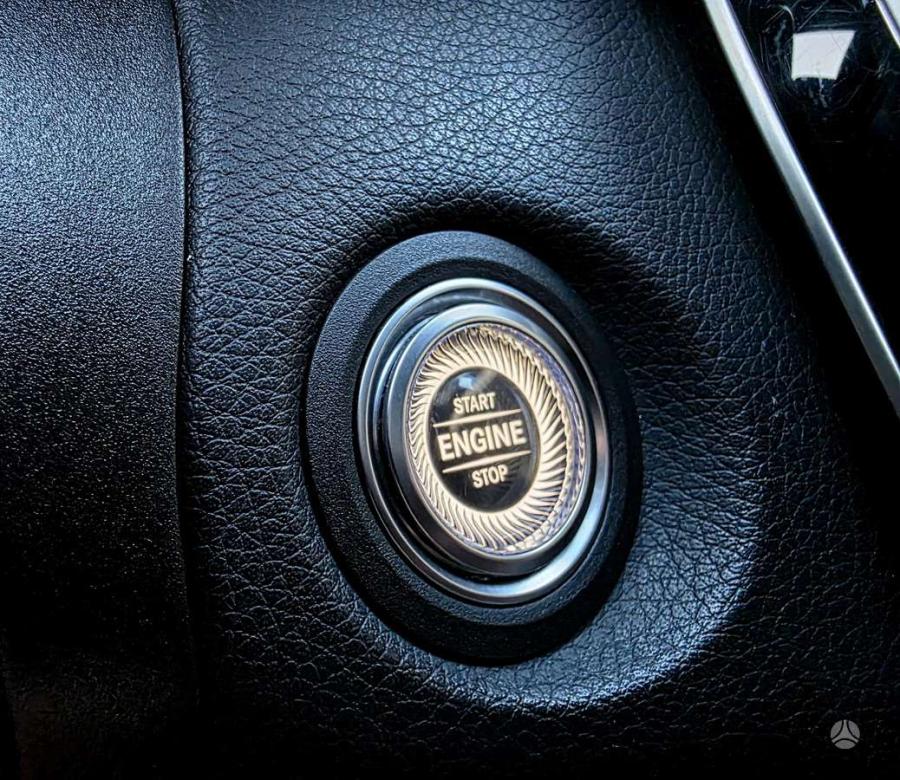 Melns Mercedes-Benz GLC 220 2019 Viļņa, ar dzinēja tilpumu 1.95 L un nobraukumu 159 tūkst. km par 28500 €, foto 24 vietnē AUTOMOTO.COM.LV