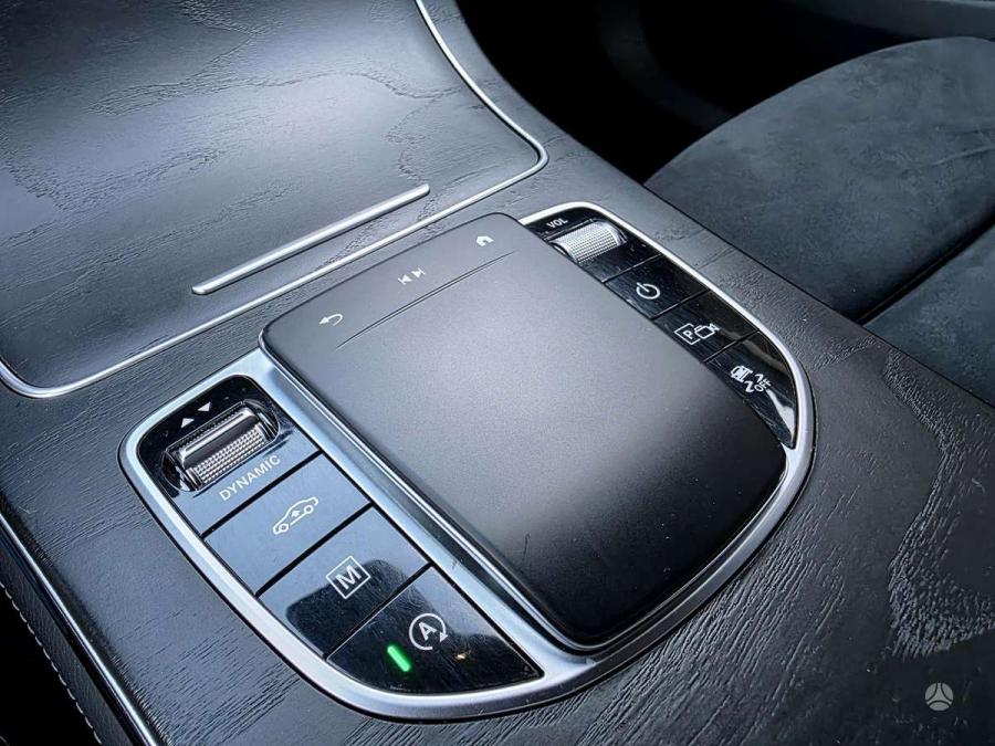 Melns Mercedes-Benz GLC 220 2019 Viļņa, ar dzinēja tilpumu 1.95 L un nobraukumu 159 tūkst. km par 28500 €, foto 25 vietnē AUTOMOTO.COM.LV