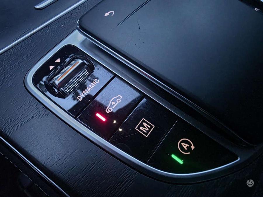 Melns Mercedes-Benz GLC 220 2019 Viļņa, ar dzinēja tilpumu 1.95 L un nobraukumu 159 tūkst. km par 28500 €, foto 32 vietnē AUTOMOTO.COM.LV