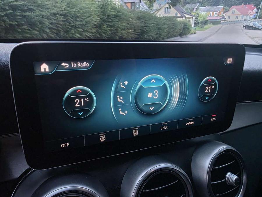 Melns Mercedes-Benz GLC 220 2019 Viļņa, ar dzinēja tilpumu 1.95 L un nobraukumu 159 tūkst. km par 28500 €, foto 36 vietnē AUTOMOTO.COM.LV