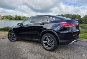 Melns Mercedes-Benz GLC 220 2019 Viļņa, ar dzinēja tilpumu 1.95 L un nobraukumu 159 tūkst. km par 28500 €, foto 46 vietnē AUTOMOTO.COM.LV
