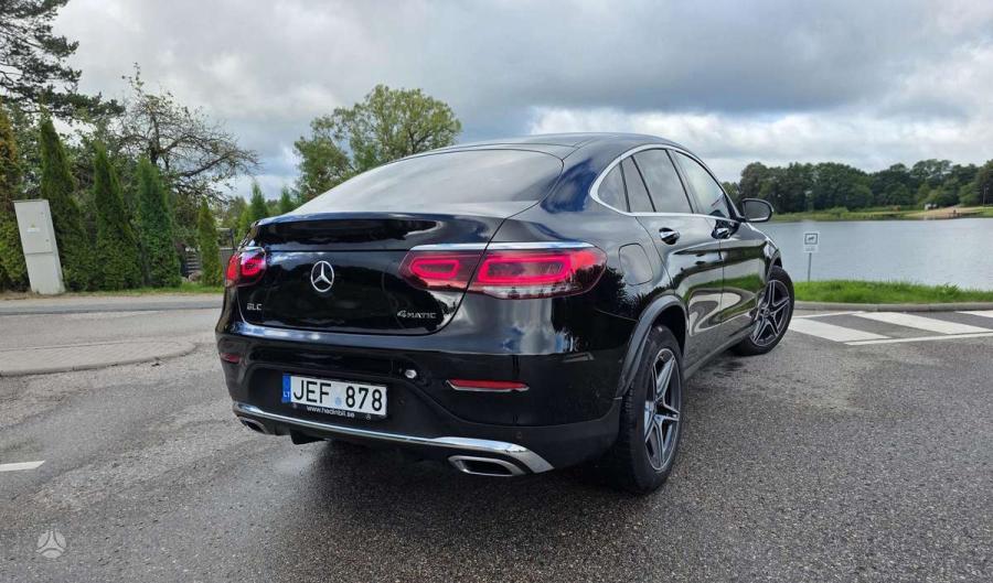 Melns Mercedes-Benz GLC 220 2019 Viļņa, ar dzinēja tilpumu 1.95 L un nobraukumu 159 tūkst. km par 28500 €, foto 47 vietnē AUTOMOTO.COM.LV