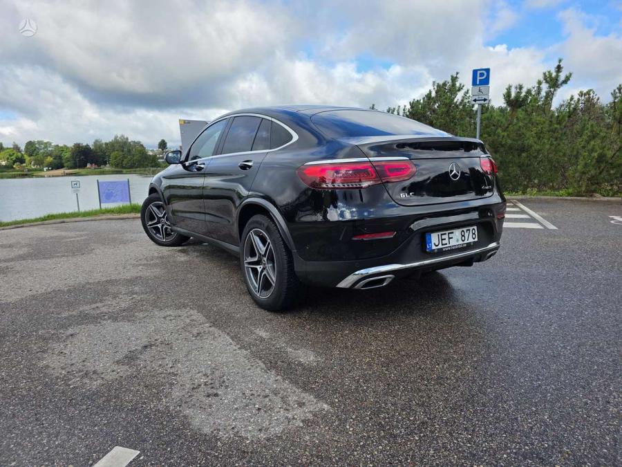 Melns Mercedes-Benz GLC 220 2019 Viļņa, ar dzinēja tilpumu 1.95 L un nobraukumu 159 tūkst. km par 28500 €, foto 48 vietnē AUTOMOTO.COM.LV