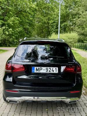 Black Mercedes-Benz GLC 220 2020 in Riga, with an engine capacity of 2.00 L and mileage of 51 thousand km for 33900 €, photo 13 on AUTOMOTO.COM.LV