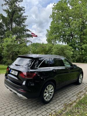 Black Mercedes-Benz GLC 220 2020 in Riga, with an engine capacity of 2.00 L and mileage of 51 thousand km for 33900 €, photo 16 on AUTOMOTO.COM.LV