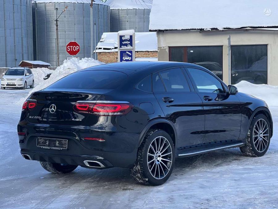 Black Mercedes-Benz GLC 220 2020 in Ukmerge, with an engine capacity of 1.95 L and mileage of 100 thousand km for 33550 €, photo 11 on AUTOMOTO.COM.LV