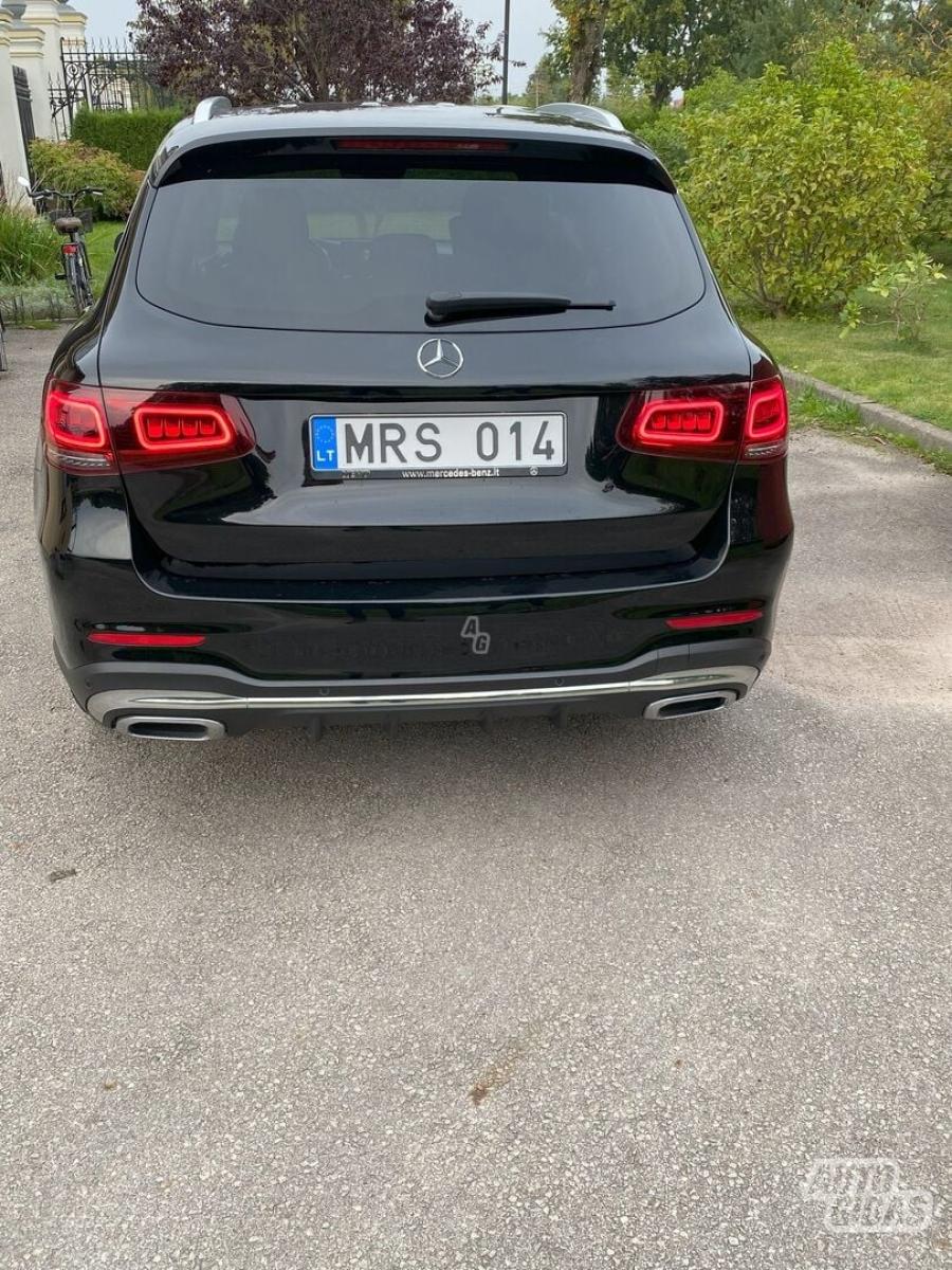 Melns Mercedes-Benz GLC 220 2020 Kauņa, ar dzinēja tilpumu 2.00 L un nobraukumu 177 tūkst. km par 29000 €, foto 3 vietnē AUTOMOTO.COM.LV