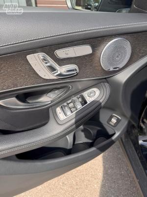 Melns Mercedes-Benz GLC 220 2020 Kauņa, ar dzinēja tilpumu 2.00 L un nobraukumu 177 tūkst. km par 29000 €, foto 9 vietnē AUTOMOTO.COM.LV