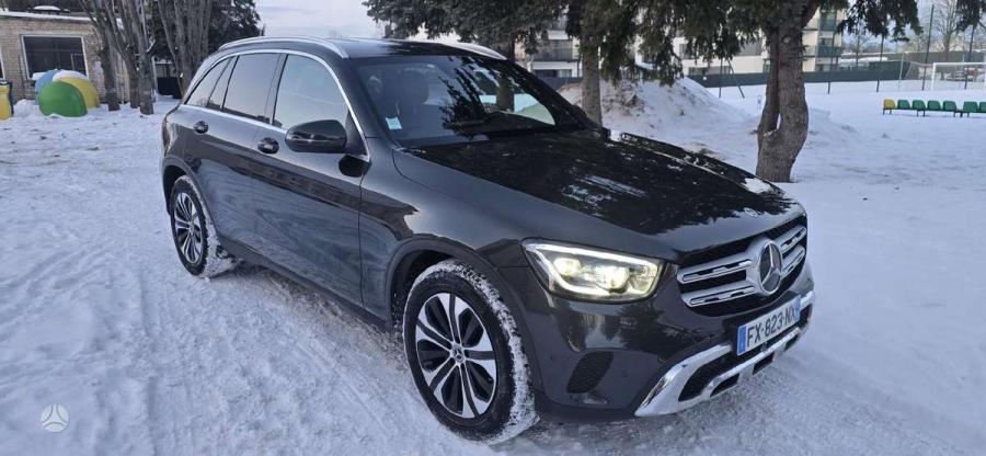 Melns Mercedes-Benz GLC 220 2021 Kauņa, ar dzinēja tilpumu 1.95 L un nobraukumu 159 tūkst. km par 30240 €, foto 3 vietnē AUTOMOTO.COM.LV