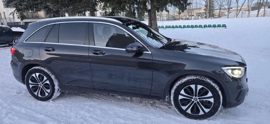 Melns Mercedes-Benz GLC 220 2021 Kauņa, ar dzinēja tilpumu 1.95 L un nobraukumu 159 tūkst. km par 30240 €, foto 6 vietnē AUTOMOTO.COM.LV