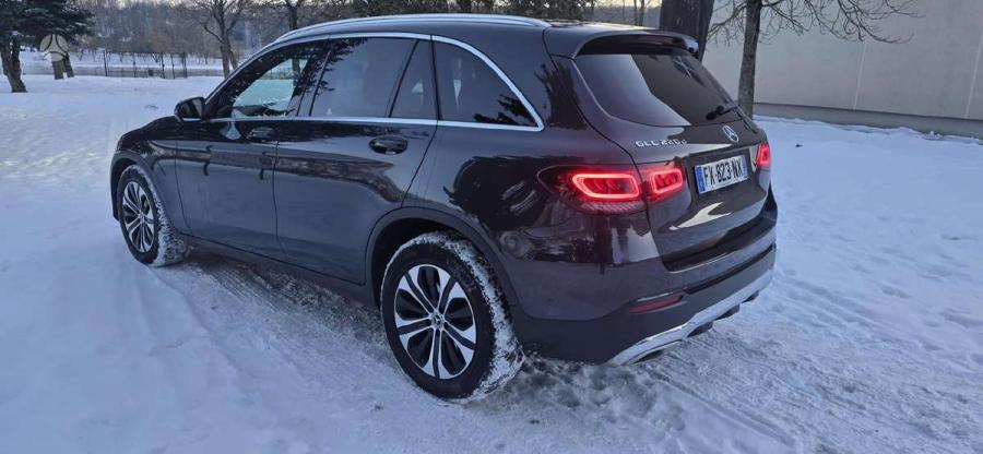 Melns Mercedes-Benz GLC 220 2021 Kauņa, ar dzinēja tilpumu 1.95 L un nobraukumu 159 tūkst. km par 30240 €, foto 8 vietnē AUTOMOTO.COM.LV