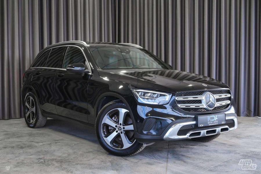 Black Mercedes-Benz GLC 220 2021 in Marijampole, with an engine capacity of 2.00 L and mileage of 189 thousand km for 27950 €, photo 1 on AUTOMOTO.COM.LV