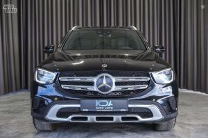 Black Mercedes-Benz GLC 220 2021 in Marijampole, with an engine capacity of 2.00 L and mileage of 189 thousand km for 27950 €, photo 3 on AUTOMOTO.COM.LV