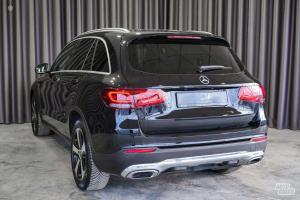 Black Mercedes-Benz GLC 220 2021 in Marijampole, with an engine capacity of 2.00 L and mileage of 189 thousand km for 27950 €, photo 9 on AUTOMOTO.COM.LV