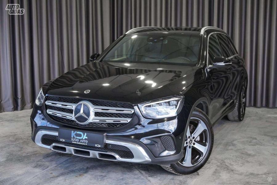 Black Mercedes-Benz GLC 220 2021 in Marijampole, with an engine capacity of 2.00 L and mileage of 189 thousand km for 27950 €, photo 4 on AUTOMOTO.COM.LV