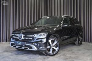 Black Mercedes-Benz GLC 220 2021 in Marijampole, with an engine capacity of 2.00 L and mileage of 189 thousand km for 27950 €, photo 5 on AUTOMOTO.COM.LV