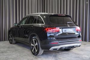 Black Mercedes-Benz GLC 220 2021 in Marijampole, with an engine capacity of 2.00 L and mileage of 189 thousand km for 27950 €, photo 8 on AUTOMOTO.COM.LV
