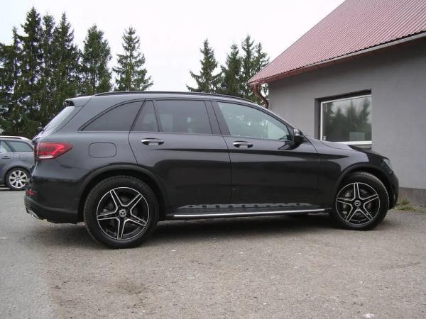 Melns Mercedes-Benz GLC 220 2021 Sigulda, ar dzinēja tilpumu 2.00 L un nobraukumu 177 tūkst. km par 33450 €, foto 3 vietnē AUTOMOTO.COM.LV