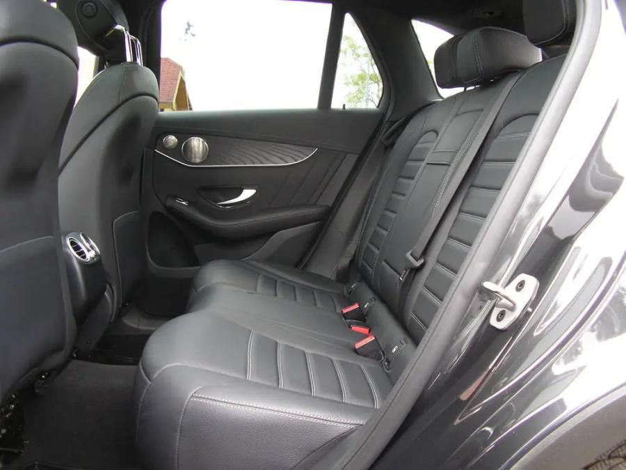 Melns Mercedes-Benz GLC 220 2021 Sigulda, ar dzinēja tilpumu 2.00 L un nobraukumu 177 tūkst. km par 33450 €, foto 22 vietnē AUTOMOTO.COM.LV