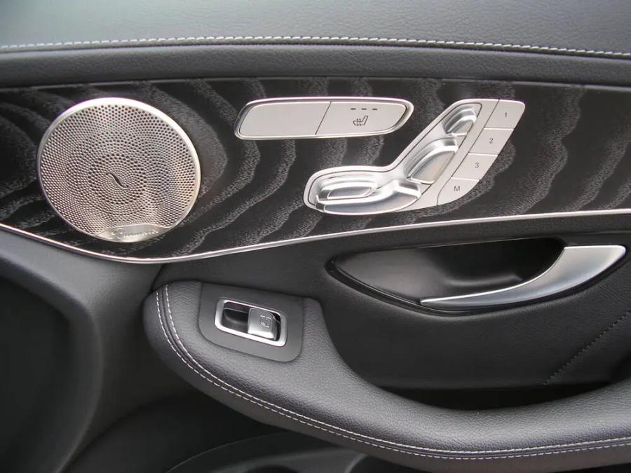 Melns Mercedes-Benz GLC 220 2021 Sigulda, ar dzinēja tilpumu 2.00 L un nobraukumu 177 tūkst. km par 33450 €, foto 30 vietnē AUTOMOTO.COM.LV