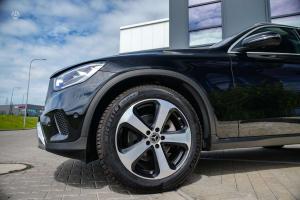 Melns Mercedes-Benz GLC 220 2021 Kauņa, ar dzinēja tilpumu 1.95 L un nobraukumu 189 tūkst. km par 26450 €, foto 7 vietnē AUTOMOTO.COM.LV