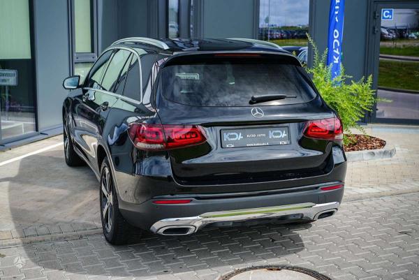 Black Mercedes-Benz GLC 220 2021 in Kaunas, with an engine capacity of 1.95 L and mileage of 189 thousand km for 26450 €, photo 9 on AUTOMOTO.COM.LV