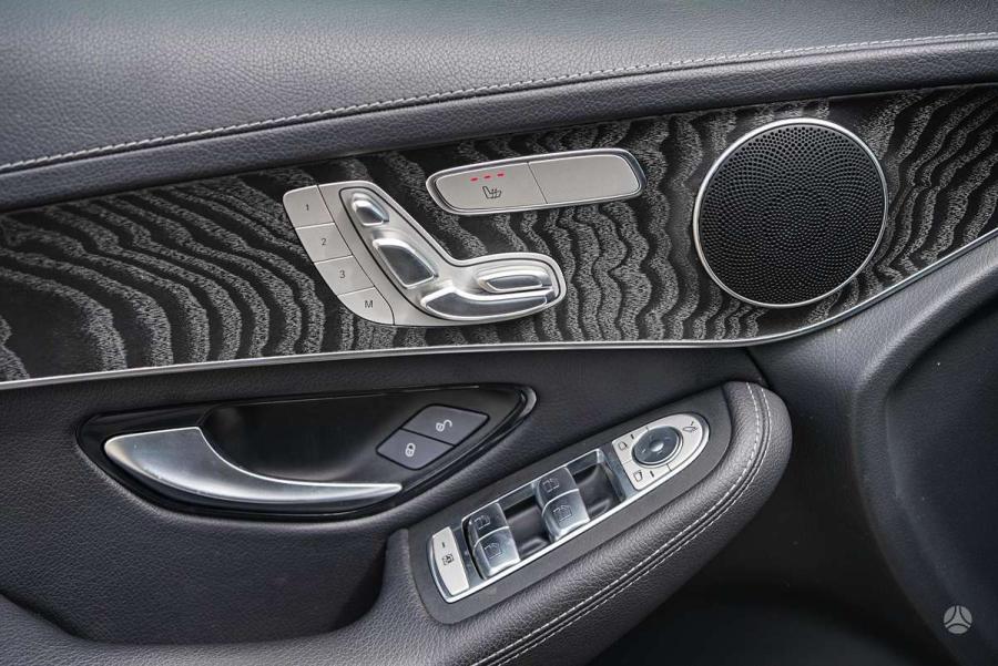 Melns Mercedes-Benz GLC 220 2021 Kauņa, ar dzinēja tilpumu 1.95 L un nobraukumu 189 tūkst. km par 26450 €, foto 31 vietnē AUTOMOTO.COM.LV
