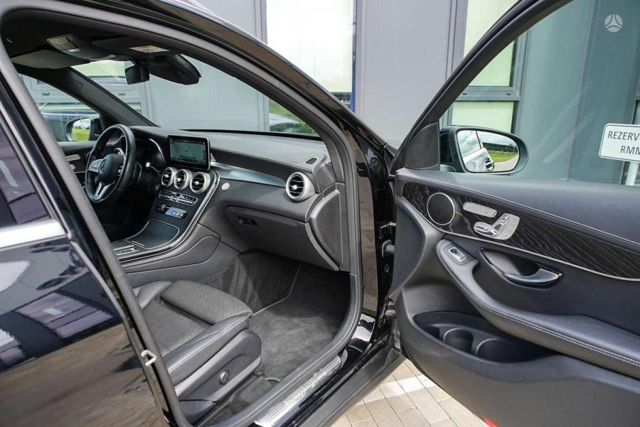 Melns Mercedes-Benz GLC 220 2021 Kauņa, ar dzinēja tilpumu 1.95 L un nobraukumu 189 tūkst. km par 26450 €, foto 36 vietnē AUTOMOTO.COM.LV