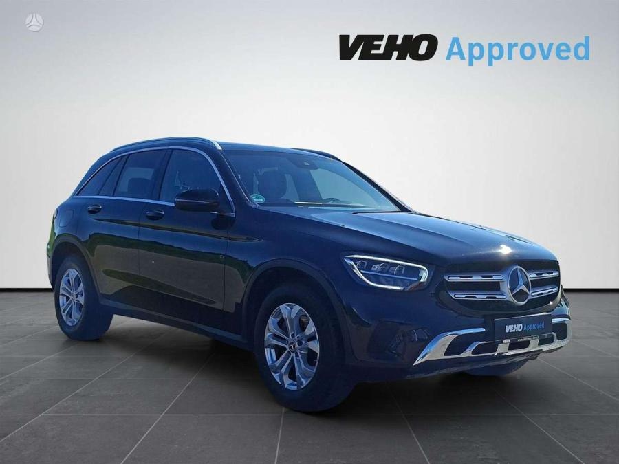 Черный Мерседес ГЛЦ 220 2021 в Каунас, объемом двигателя 1.95 л и пробегом 97 тыс. км за 32300 €, фото 4 на AUTOMOTO.COM.LV