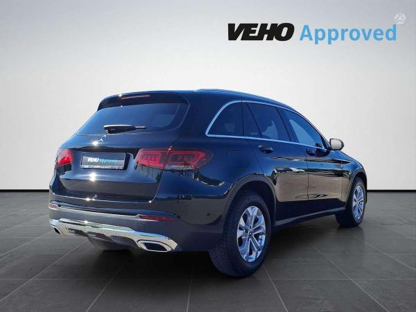 Black Mercedes-Benz GLC 220 2021 in Kaunas, with an engine capacity of 1.95 L and mileage of 97 thousand km for 32300 €, photo 5 on AUTOMOTO.COM.LV