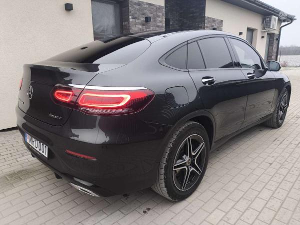 Black Mercedes-Benz GLC 220 2022 in Siauliai, with an engine capacity of 2.20 L and mileage of 146 thousand km for 33900 €, photo 1 on AUTOMOTO.COM.LV