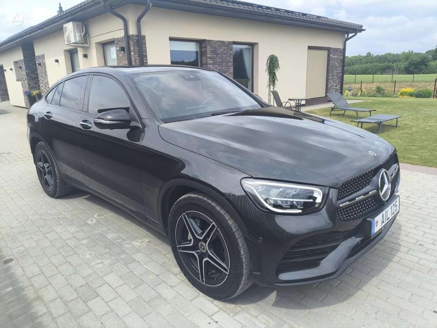 Black Mercedes-Benz GLC 220 2022 in Siauliai, with an engine capacity of 2.20 L and mileage of 150 thousand km for 33300 €, photo 5 on AUTOMOTO.COM.LV