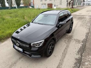 Melns Mercedes-Benz GLC 220 2022 Alīta, ar dzinēja tilpumu 1.95 L un nobraukumu 411 tūkst. km par 19900 €, foto 1 vietnē AUTOMOTO.COM.LV